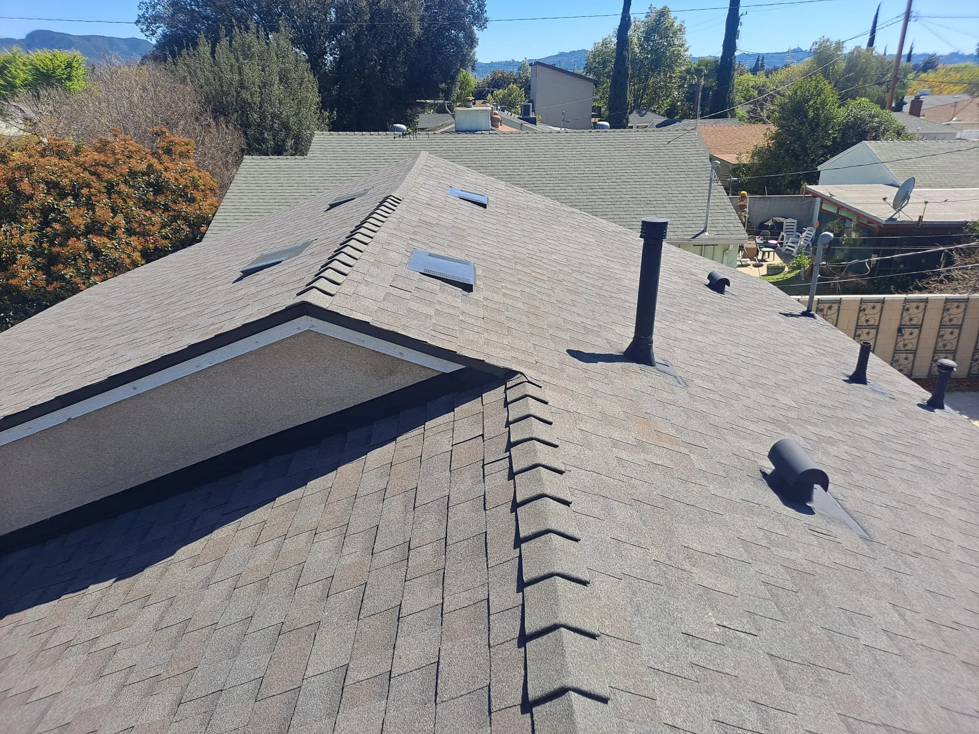 Local Roof Repair Contractor in Topanga Beach, CA - Clear View Roofers ...